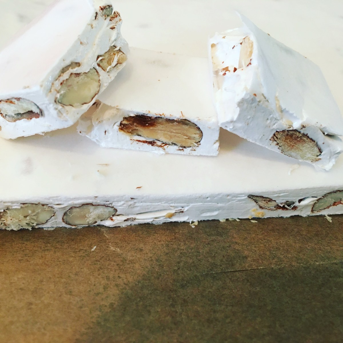 Nougat Blanc Simplissime et Rapide au Thermomix | Perrine Cuisine